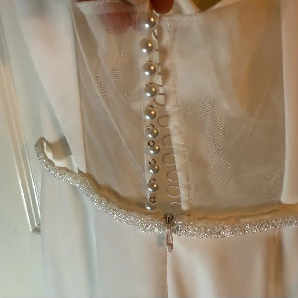Azazie | Dresses | Azazie White Sheath Wedding Dress With Sweetheart ...